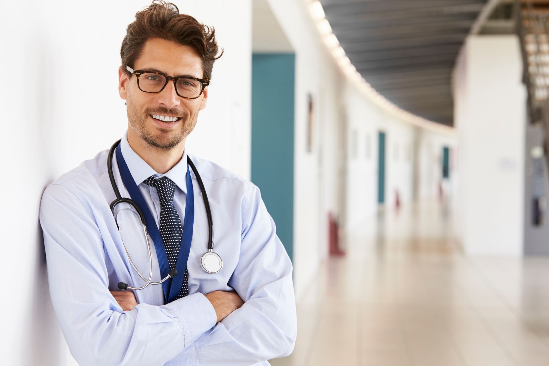 Médico pode ser MEI? Confira as opções para abrir sua clínica - Doctor Max